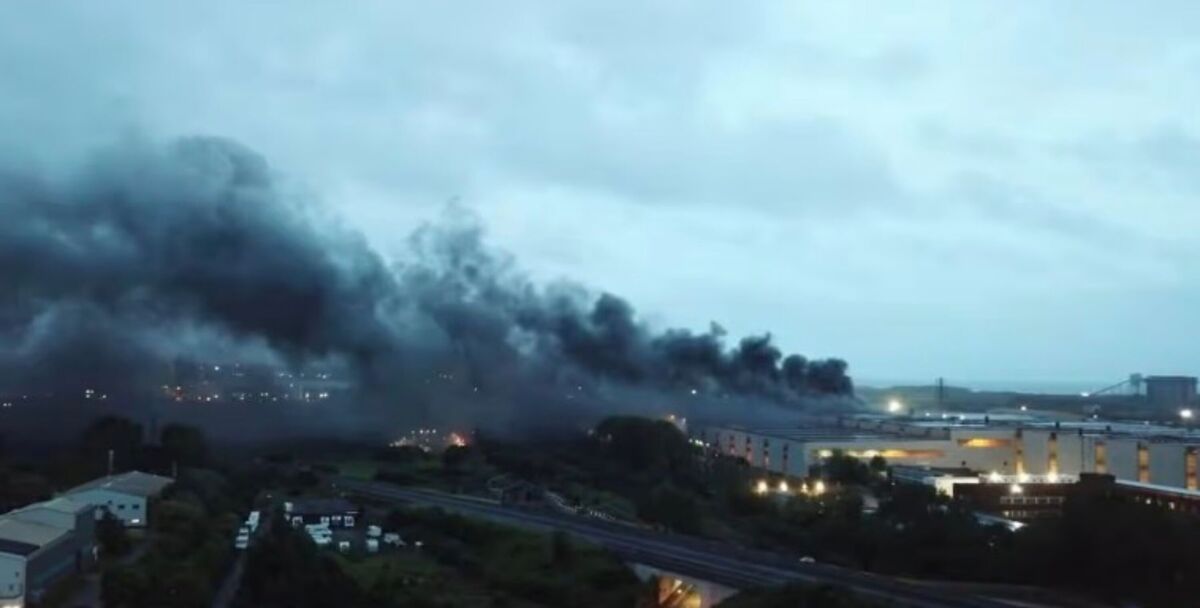 Tata Steel fire live: Huge Port Talbot blaze as black smoke fills sky ...