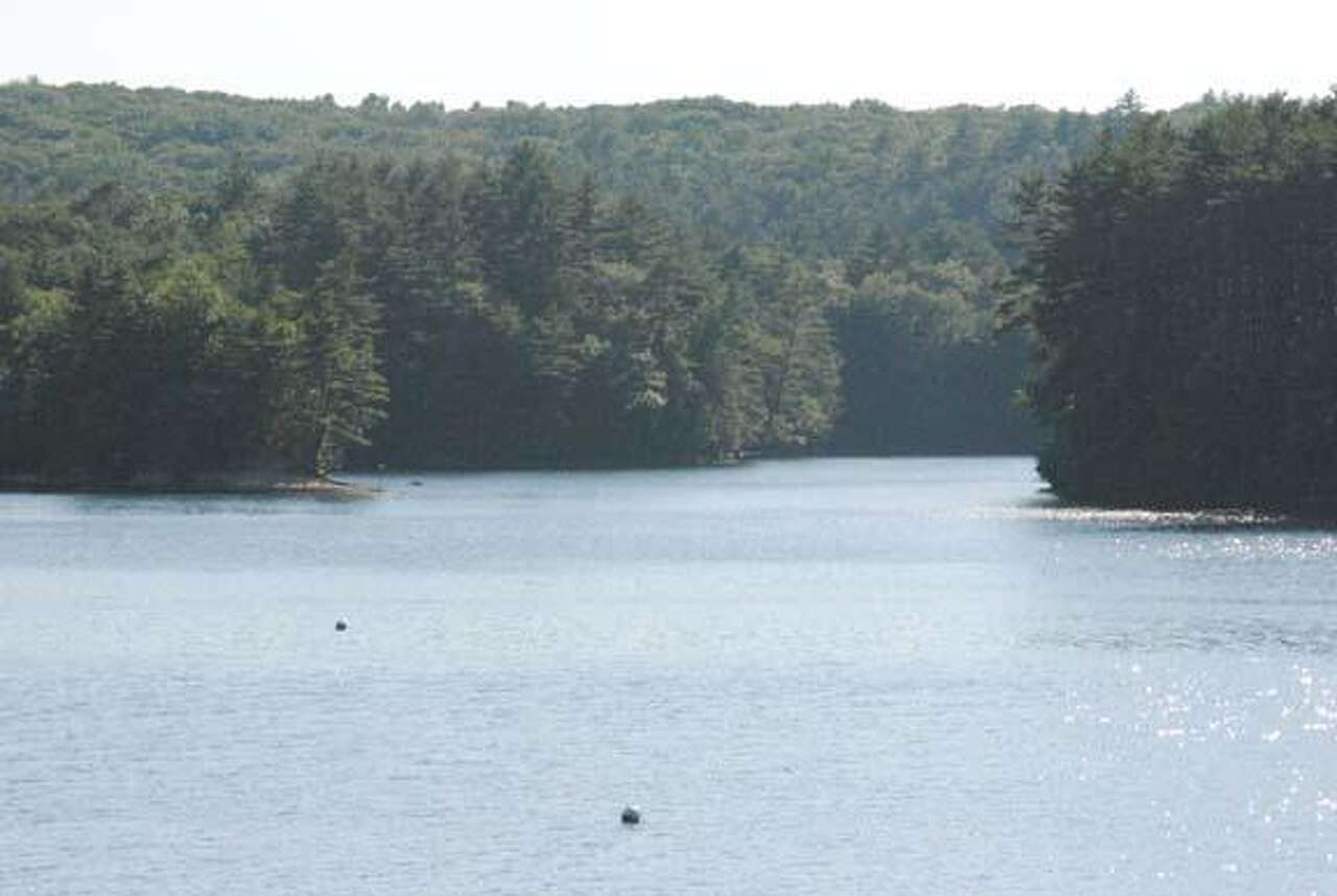 Vehicle drove into water at Lake McDonough in Barkhamsted, police say