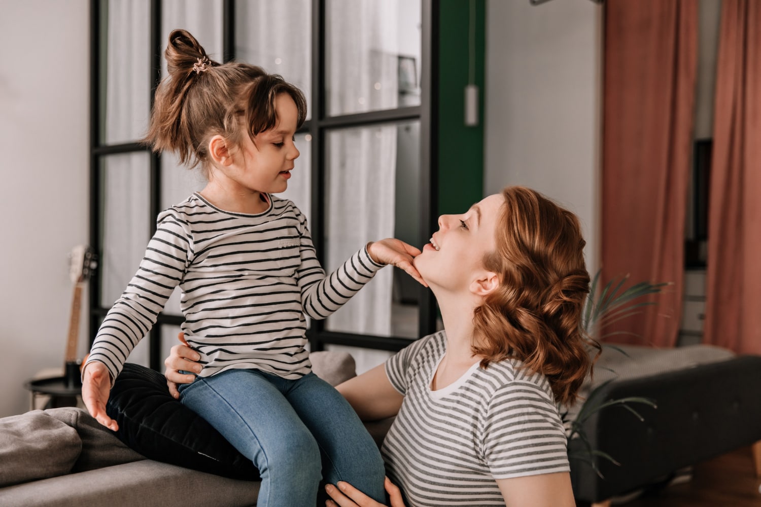 Is your child glued to screens? Psychologist shares 5 changes parents ...