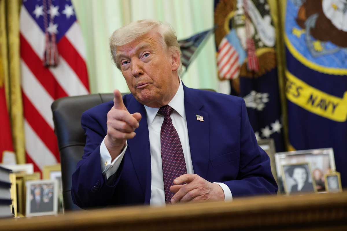 Kennedy Center starts removing Trump name from documents and signage ...