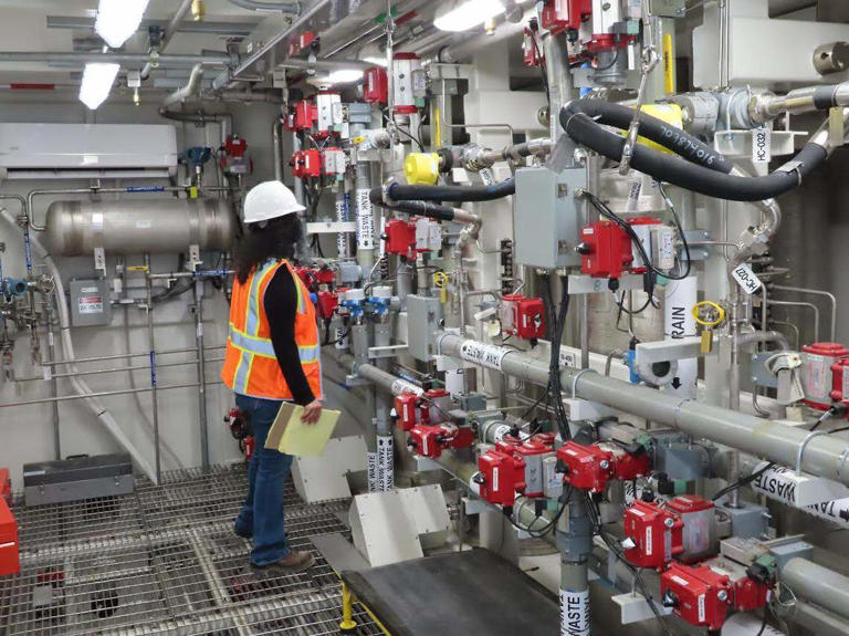 Feds say they have way to clean up nuclear waste site faster. WA is ...
