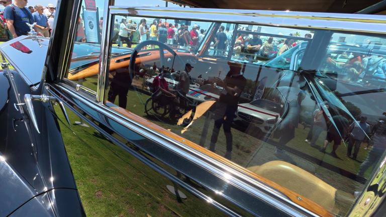 Επικό σε... ίππους με ρεκόρ επισκεπτών το Alimos Classic Car Sunday