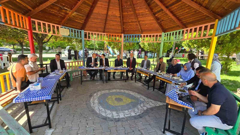 Dereköy Şehit Fatih Seven İlkokulu ve Ortaokulunda eğitim şenliği