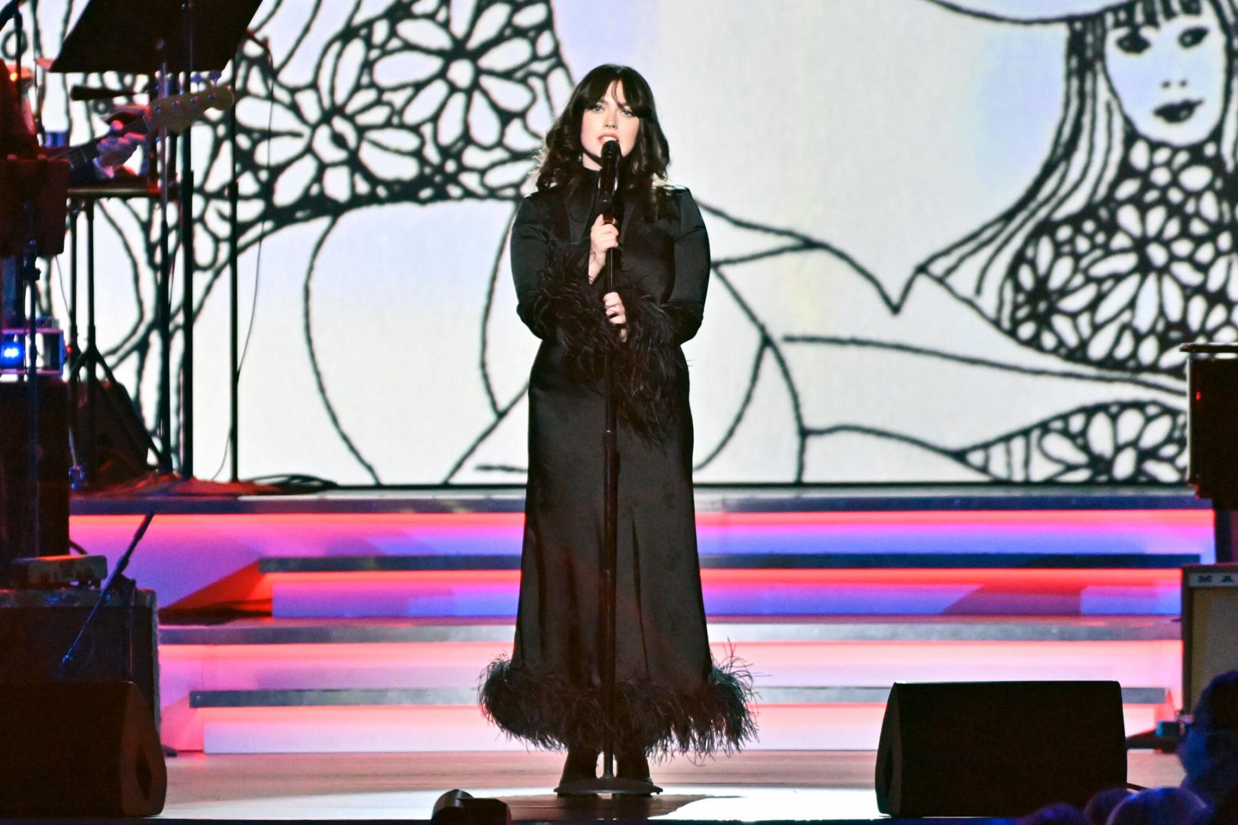 Violet Grohl makes TV debut with 'Bug in the Cake' performance