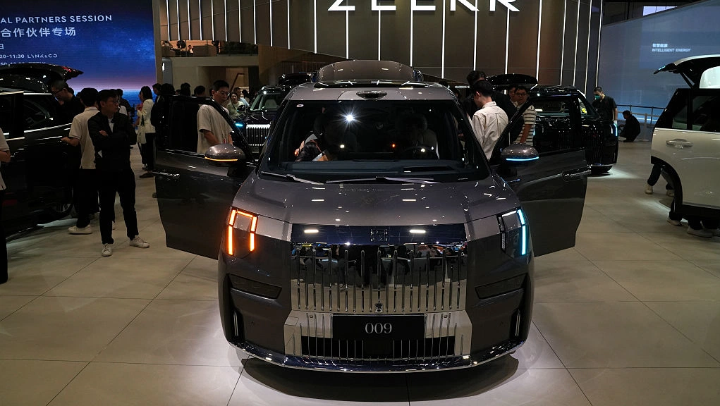 Zeekr 009: High-performance luxury electric MPV