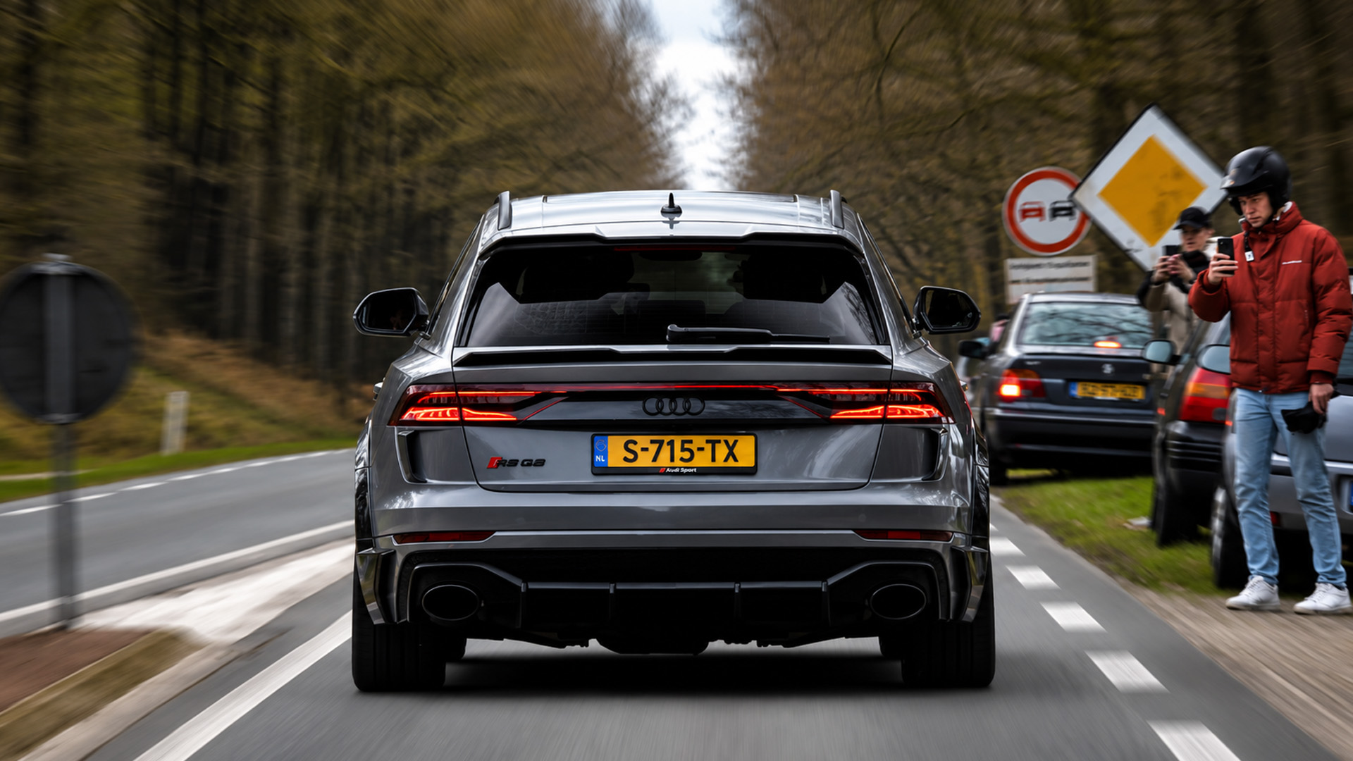 Widebody Audi RSQ8 brutal acceleration on open road