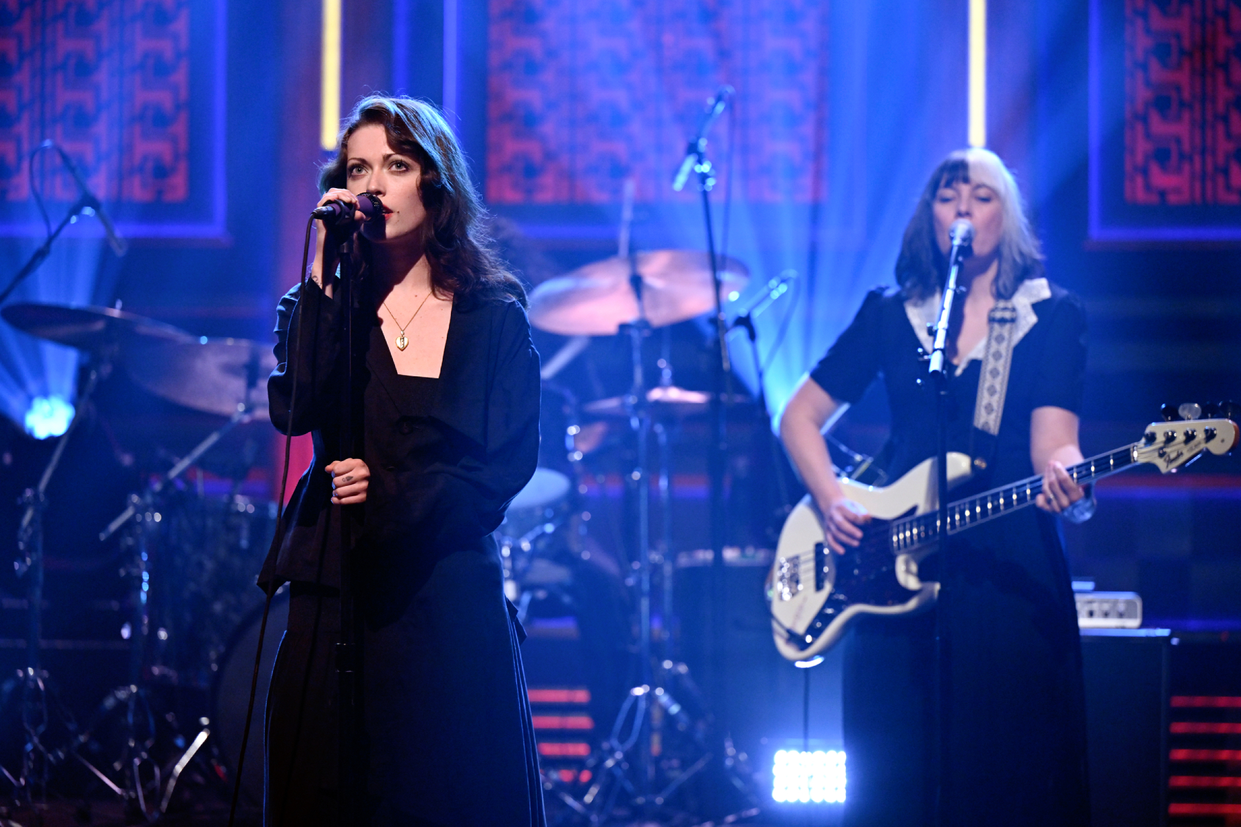 Watch Violet Grohl's performance of 'Bug in the Cake' on 'Fallon'