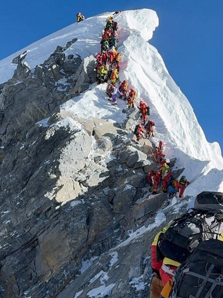 Everest, guida nepalese sopravvive dopo sei giorni