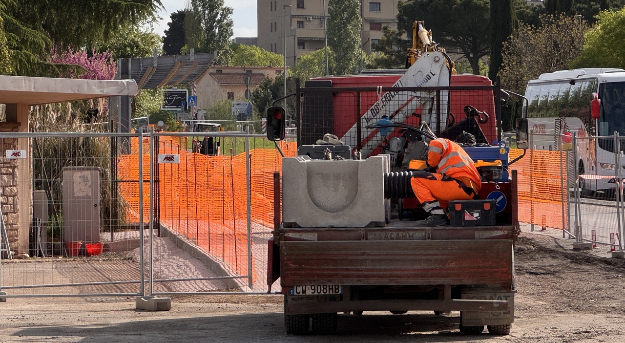 Perugia, ruba il gasolio nei cantieri del Metrobus: preso