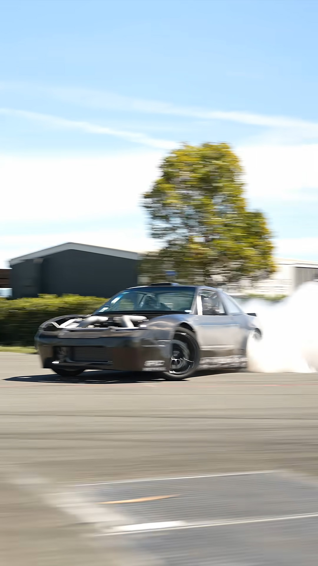 700HP 240SX showing aggressive burnouts and raw power