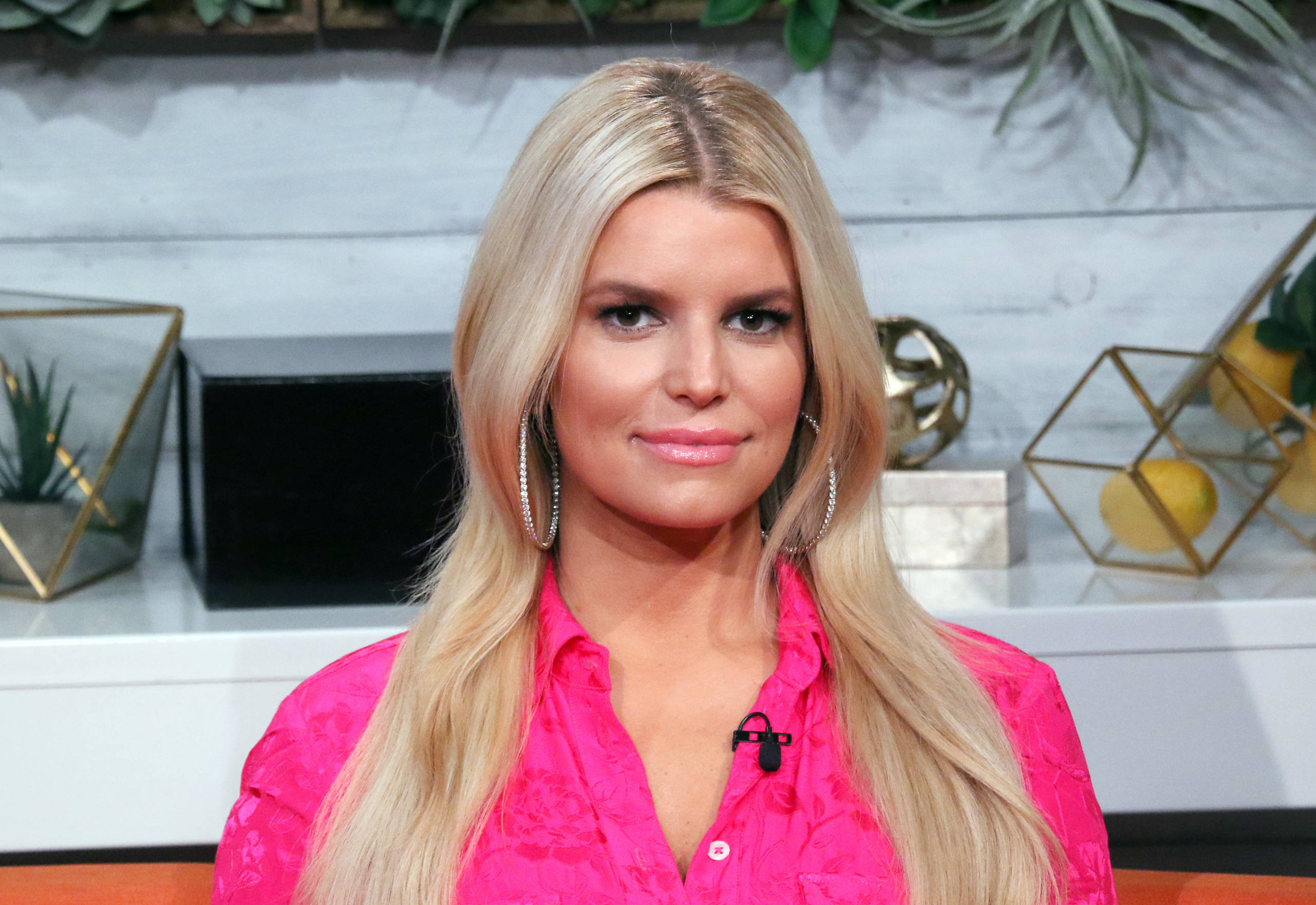 Jessica Simpson spricht auf der Bühne über ihre Nüchternheit: Trinken ...