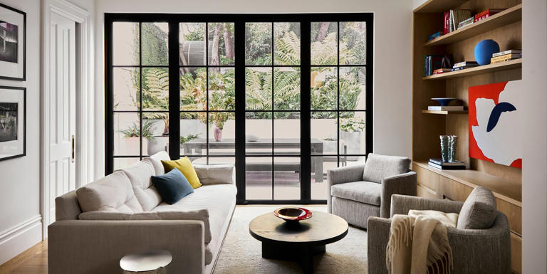 La reforma de esta casa antigua descubrió dos tesoros: un bonito patio ...