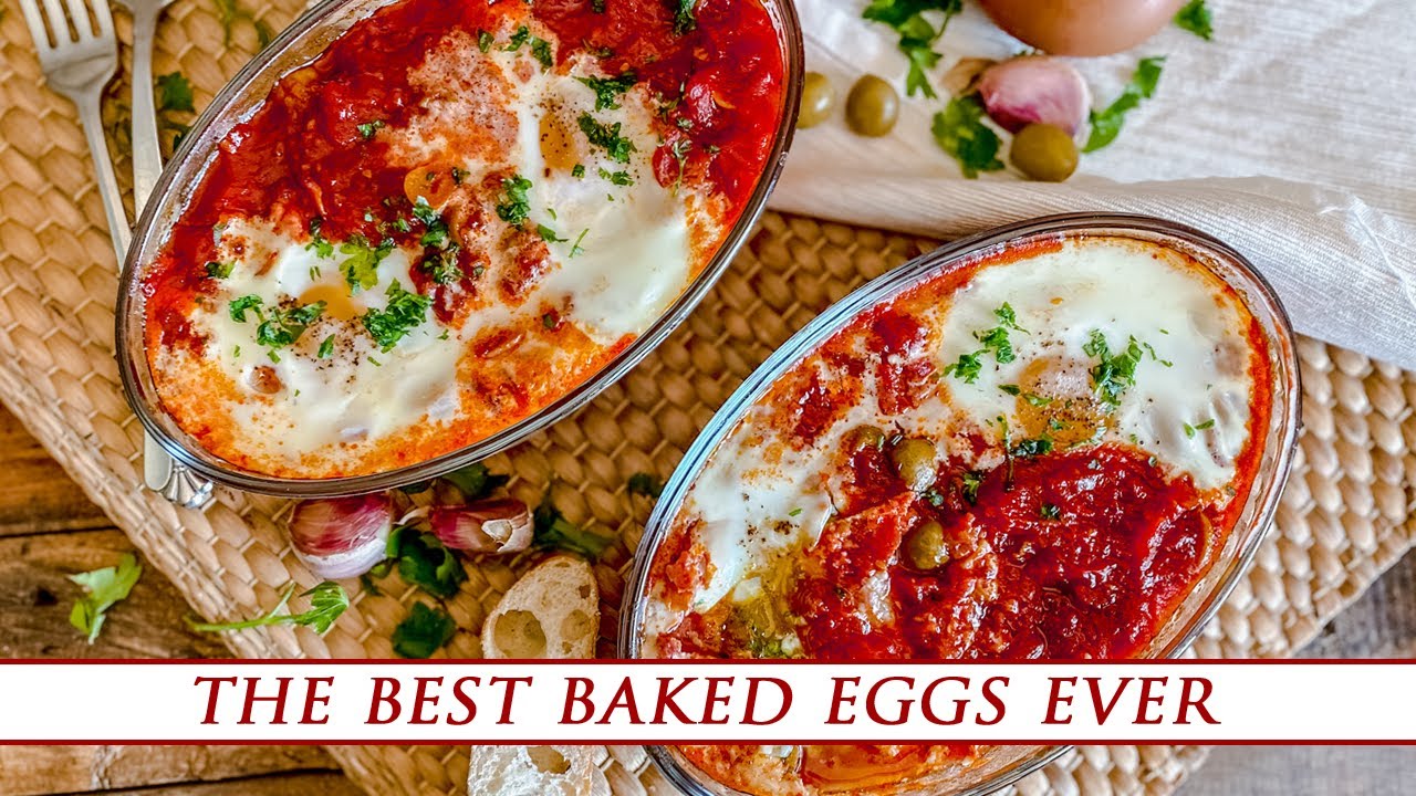 Baked Spanish eggs with tomatoes and olives for an easy Mediterranean ...