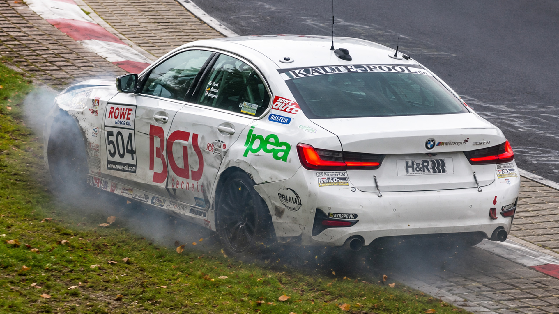Dramatic Nürburgring NLS action ends with costly BMW mistake