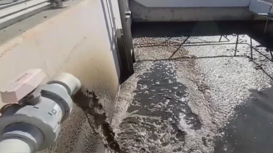Health alerts in effect as crews contain sewage spill from Tijuana ...