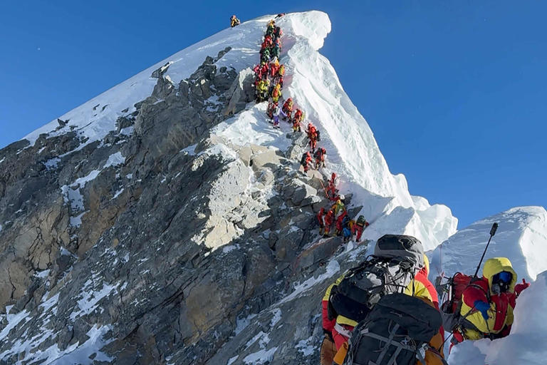 Nepali climber alive after six days missing on Everest