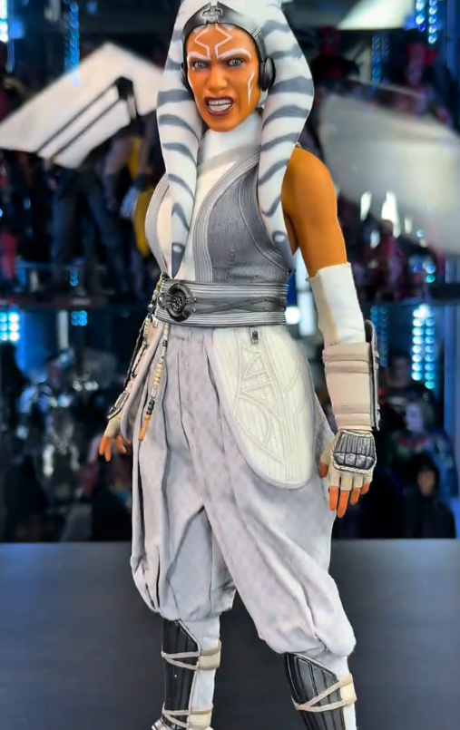 Hot Toys Ahsoka ASMR: Detailed inspection