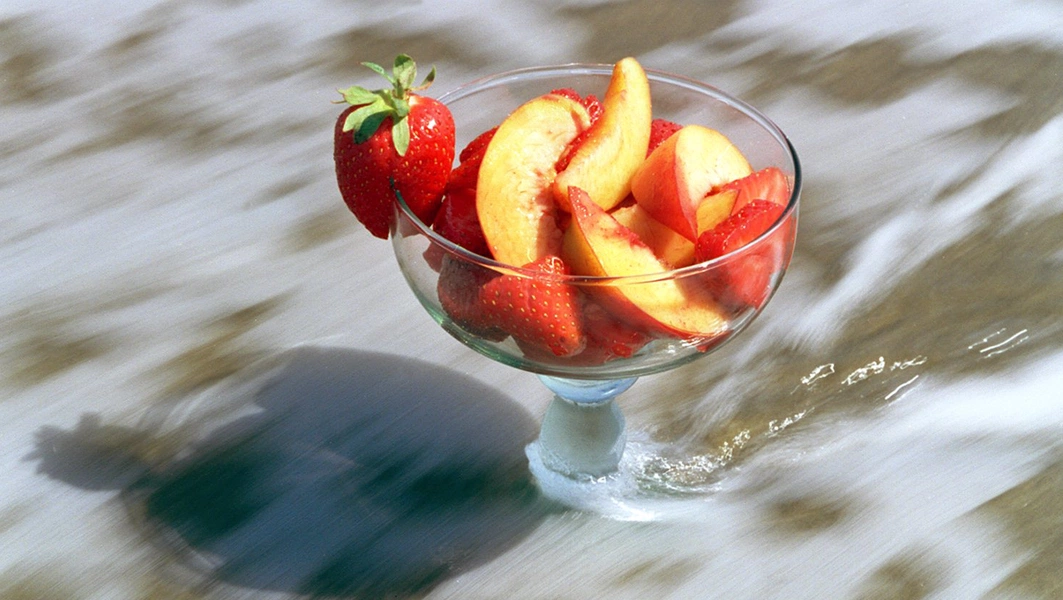 16 refreshing and easy poolside snacks