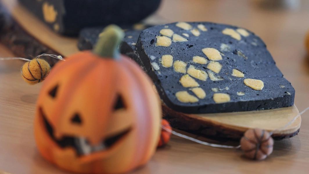 Spooky Halloween charcuterie board ideas to try