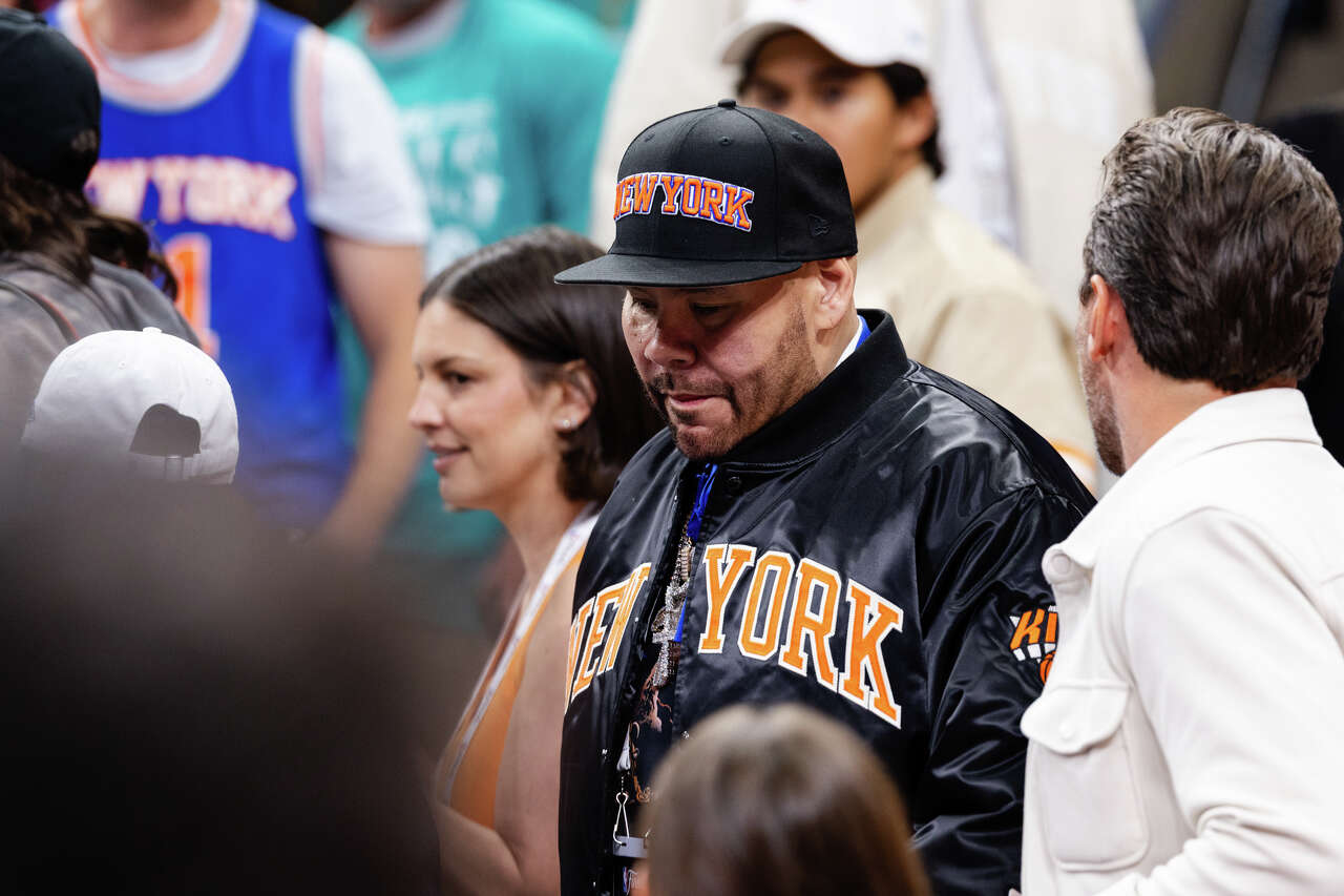 Celebrities, NBA legends pack Frost Bank Center for Spurs-Knicks NBA ...