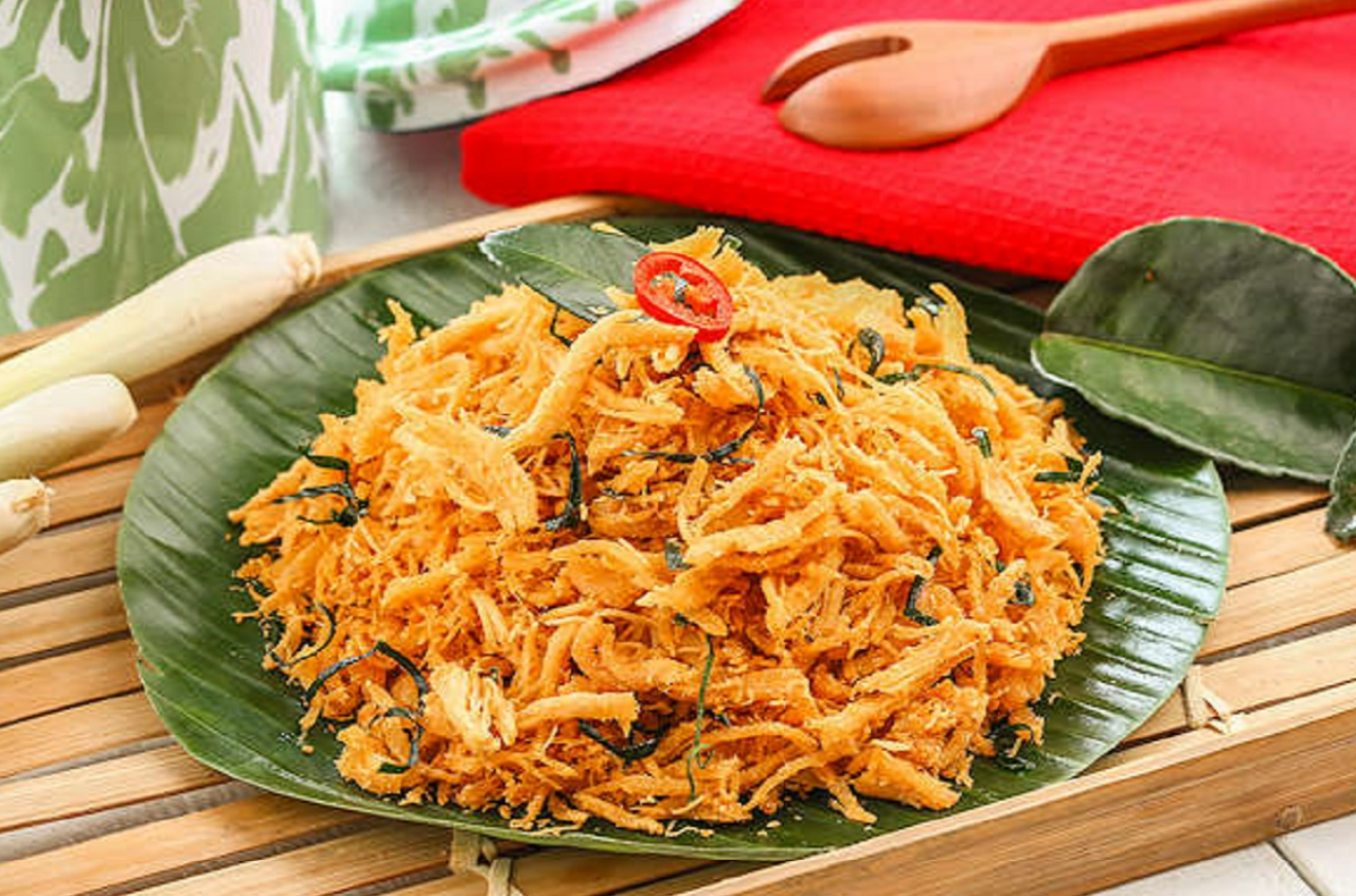 Cara membuat ayam suwir daun jeruk simple, menu praktis yang bikin nagih