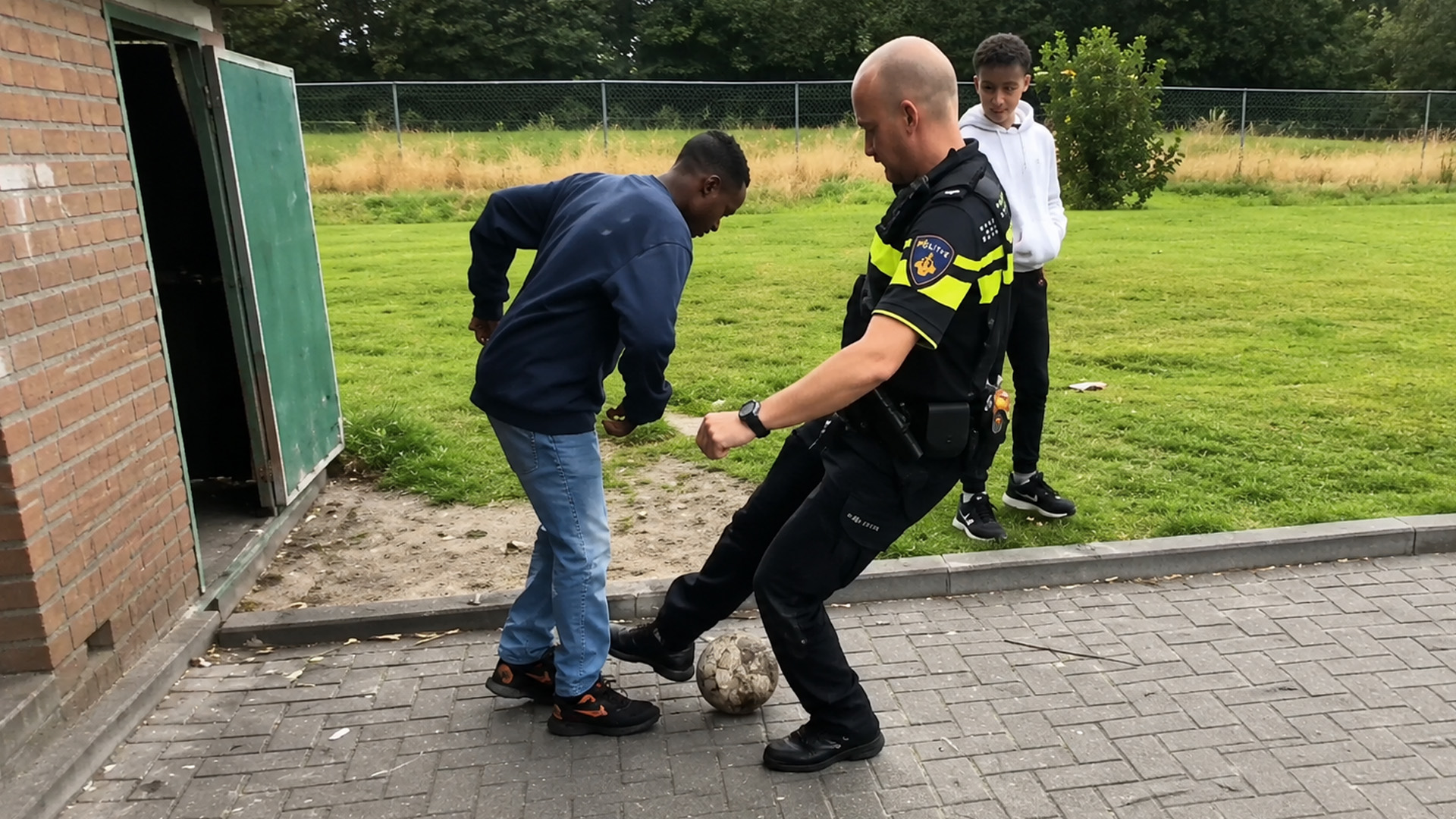 Deze panna liet de verdediger helemaal sprakeloos achter