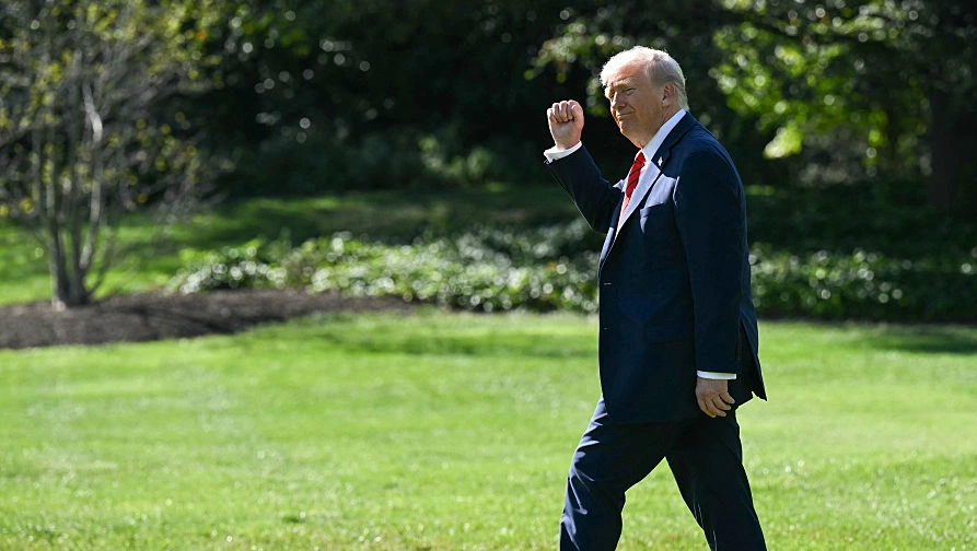 Trump reappears with visible swelling after week-long absence
