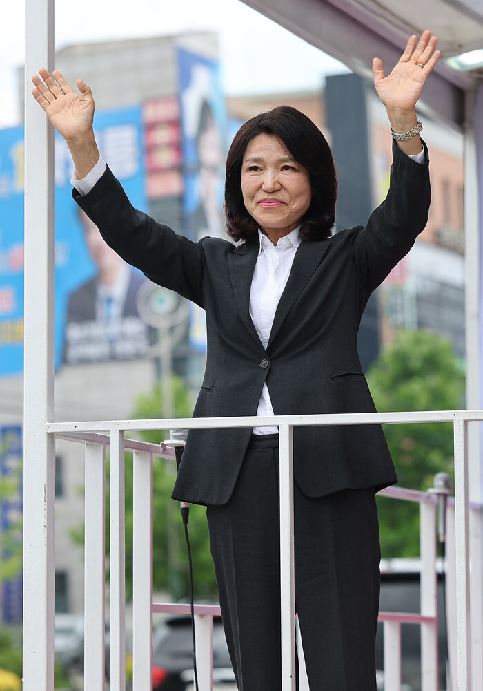 Lee Jin-sook wins parliamentary by-election