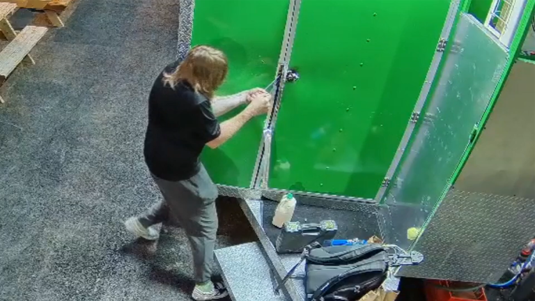 Food cart owners frustrated after series of break-ins in SE Portland