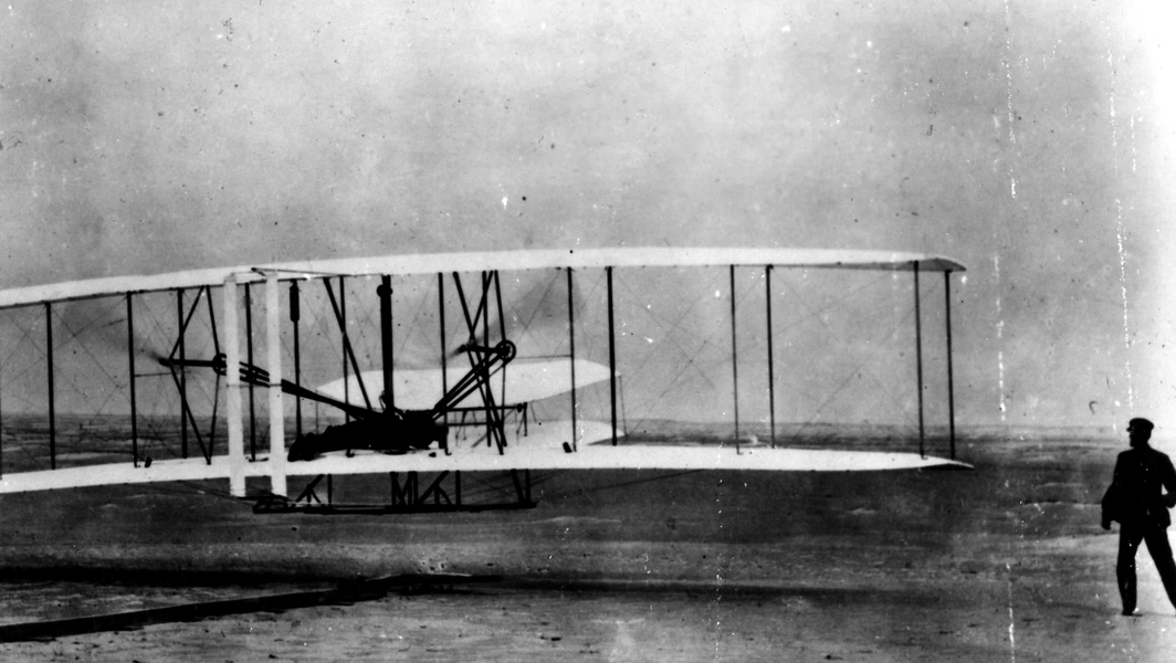 The race to achieve the first powered flight