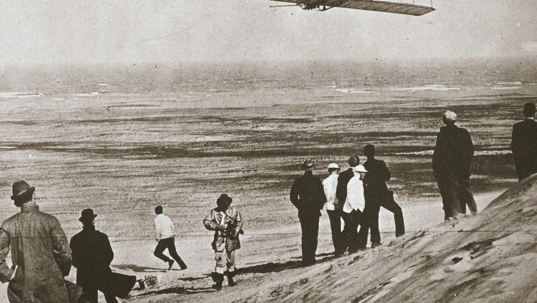 The race to achieve the first powered flight