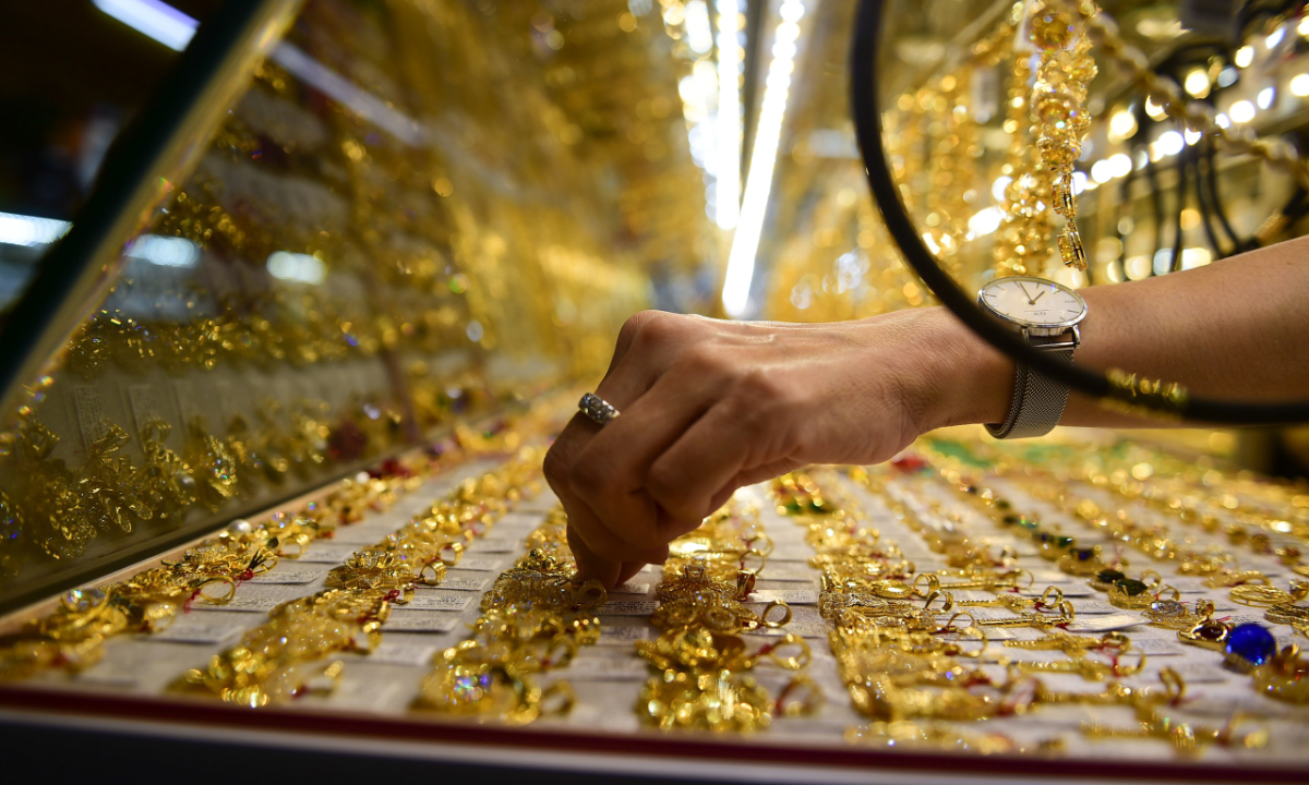 Vietnam gold prices fall to lowest level of 2026