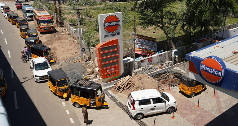 Fuel supply disruption affects petrol bunks across TN's Madurai district