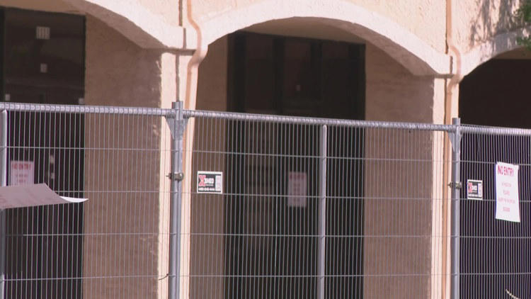 Gilbert strip mall closed after inspectors find major structural ...