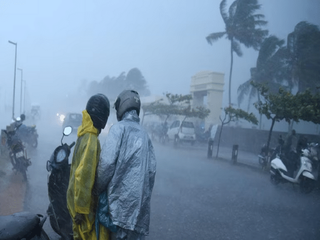 IMD weather alert today: Heavy rain warning issued for 13 states ...