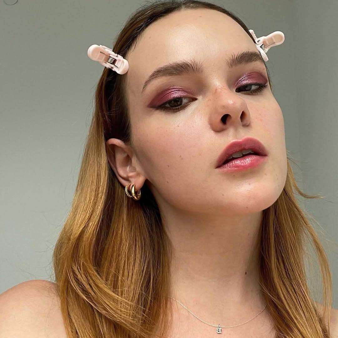 Melihat eye makeup Laurel Marsden yang elegan dan stunning