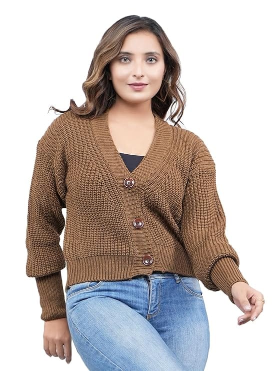 Fashionable women's sweaters to stay warm in style