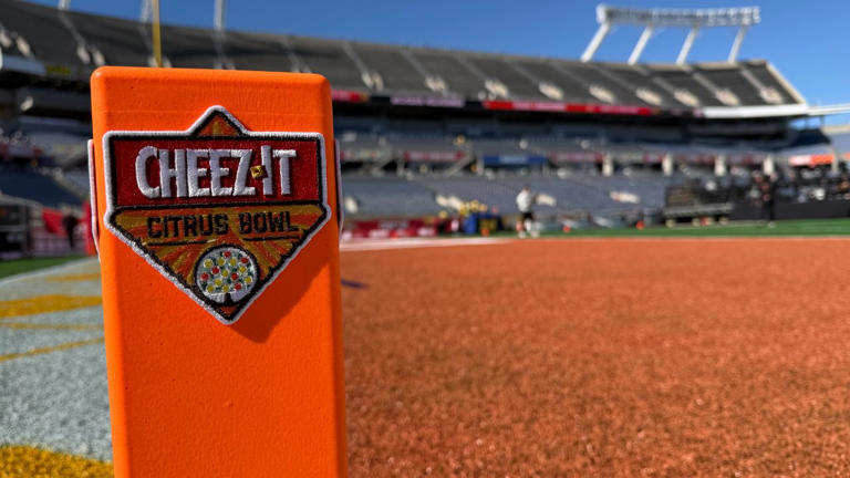 College football bowl schedule announced, one new game added in the ...