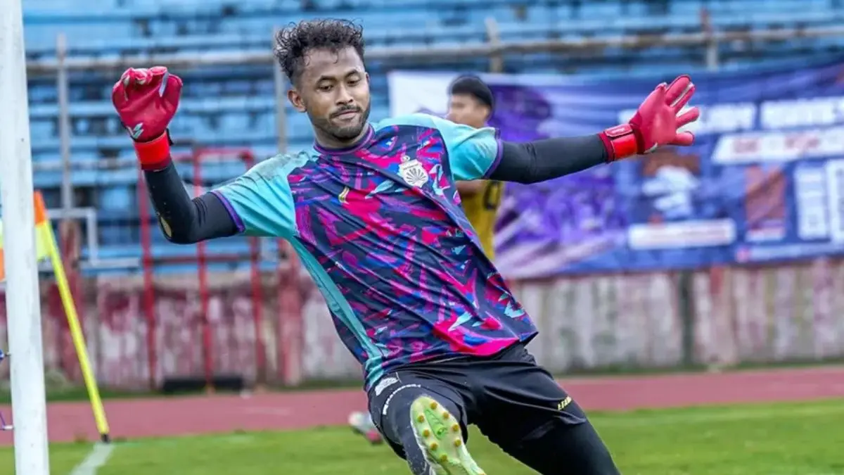 Kontrak segera habis, kiper Bhayangkara FC Aqil Savik masuk radar Malut ...