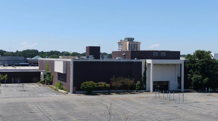 Norfolk moving ahead with Military Circle Mall demo without Ross' OK ...