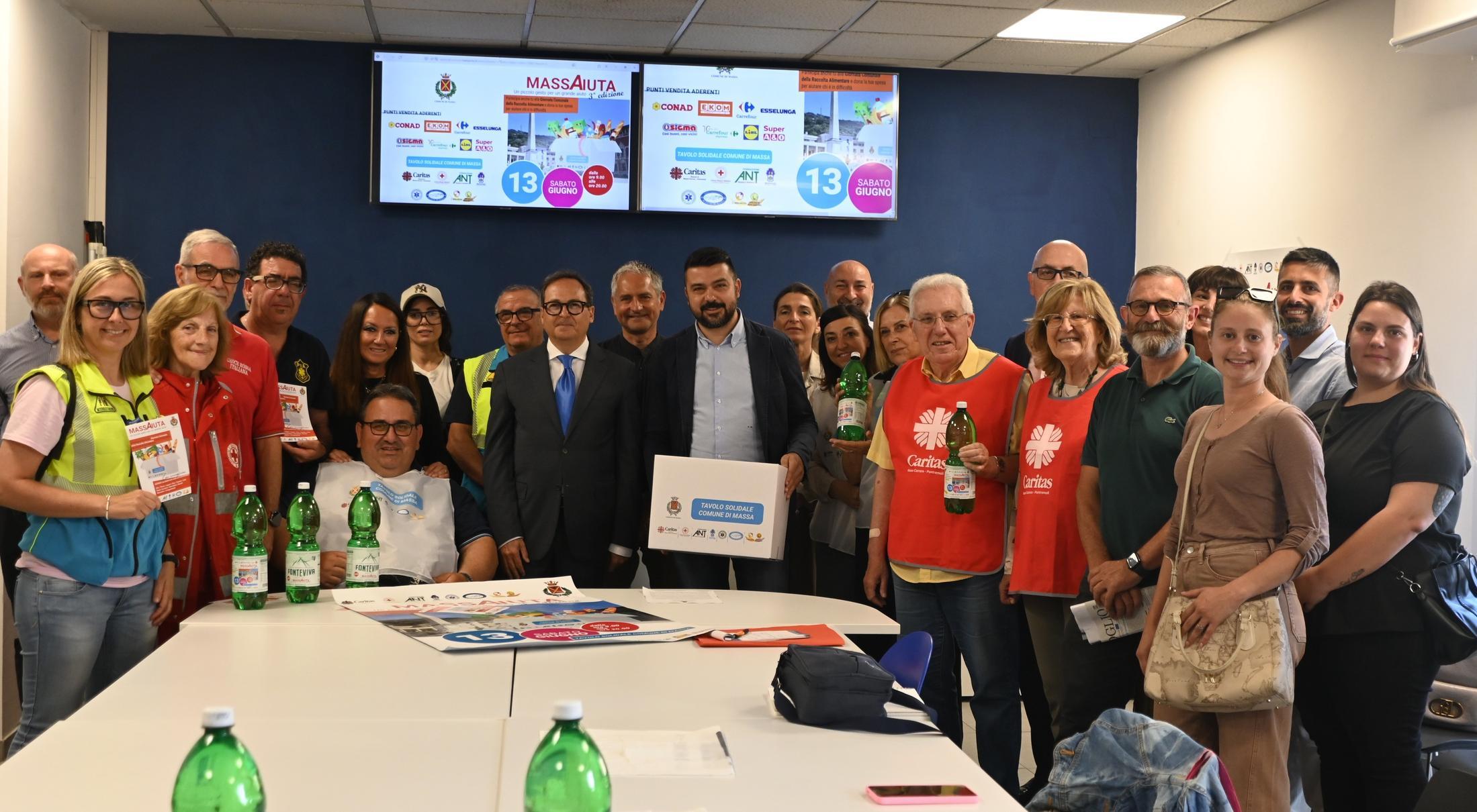 ‘MassAiuta’, mano tesa ai più fragili. La rete della solidarietà si ...