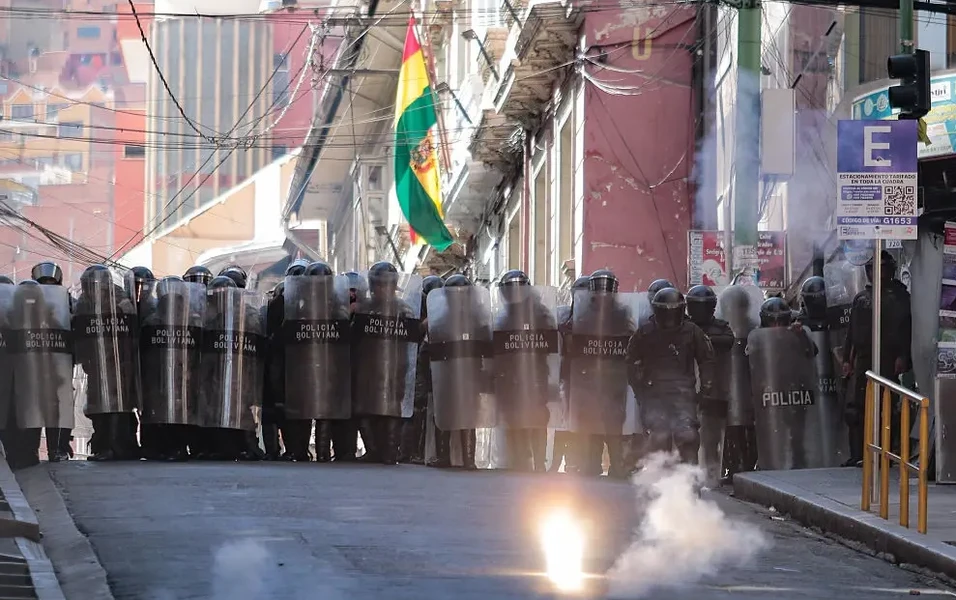 Bolivia names new defense chief amid deepening unrest