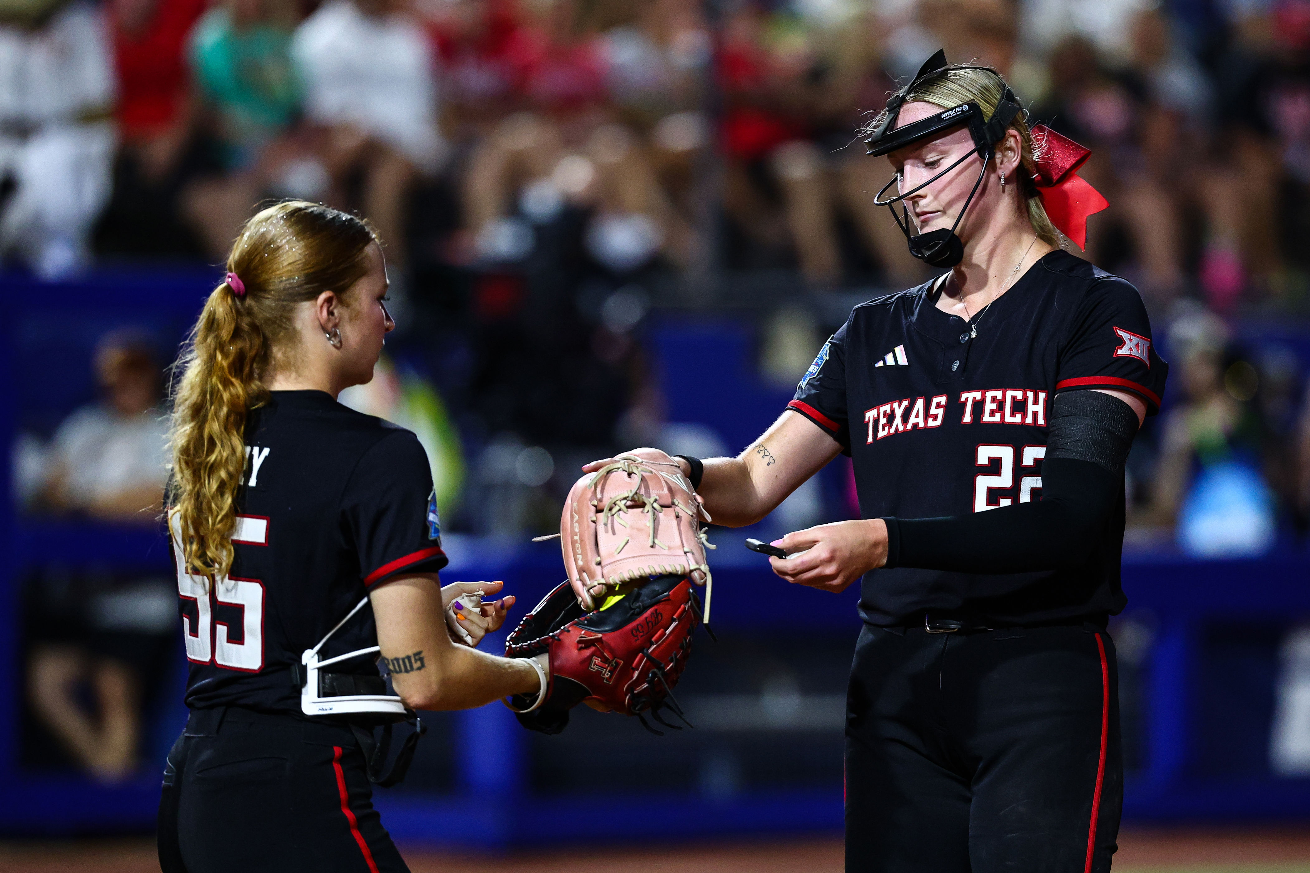 Women's College World Series: Texas Tech's pitching moves under ...