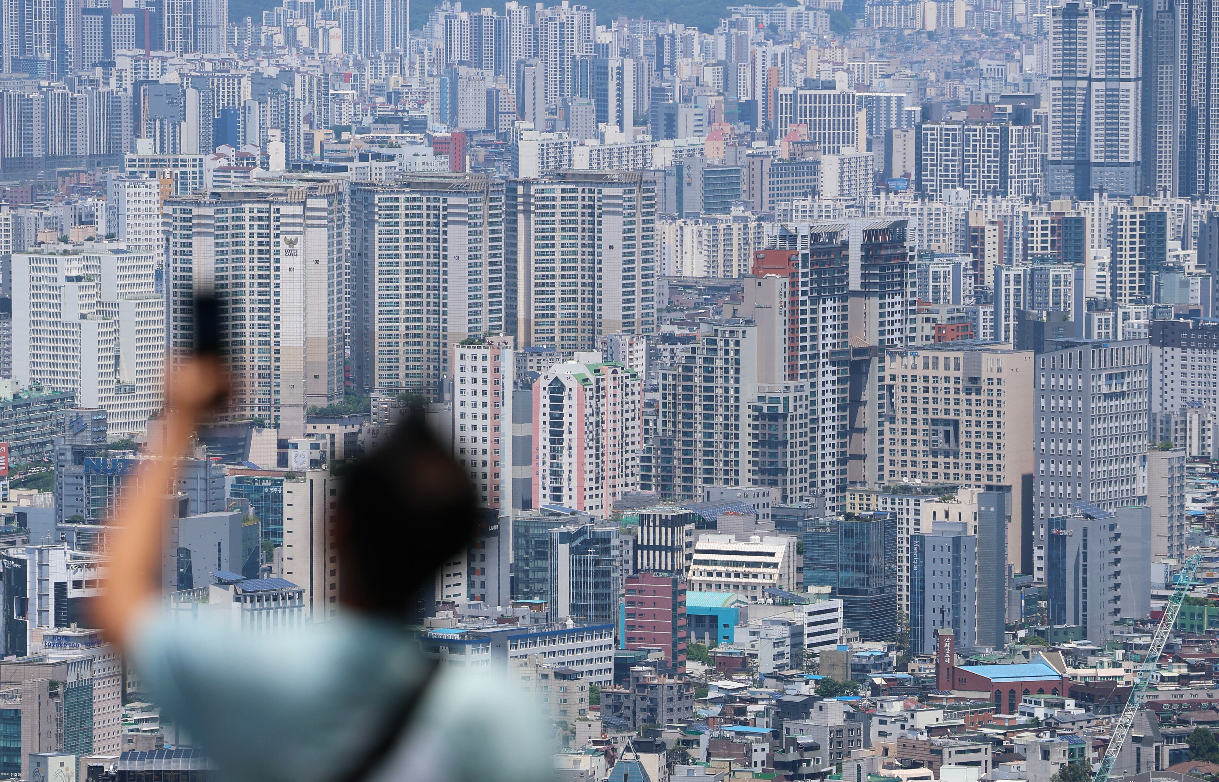 Seoul small apartments outpace larger units in price growth