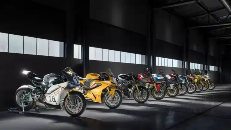 Ducati rayakan usia seabad lewat collezione 100, hadirkan 10 motor ...