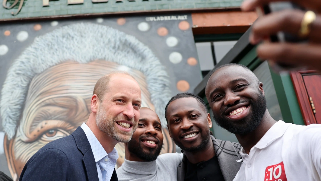 Prince William pulls pint in Peckham to back UK pubs
