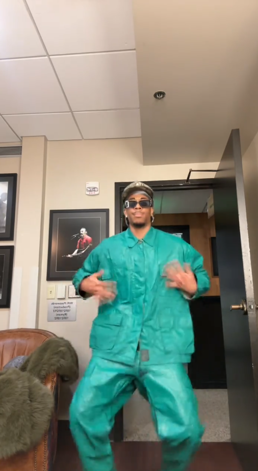 Wardrobe malfunction right before a performance moment