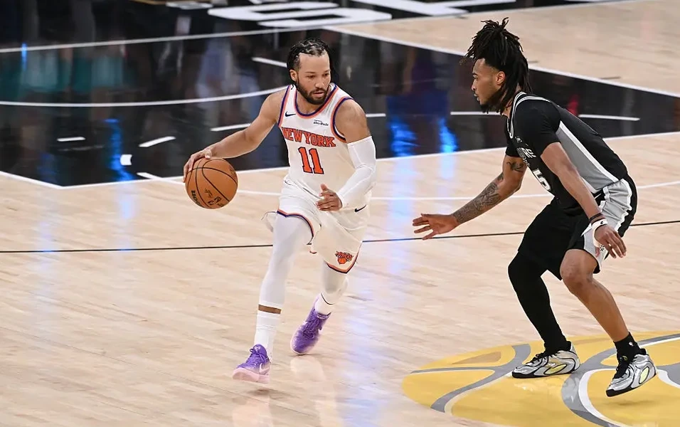 Brunson battles through knee and ankle scares in finals opener
