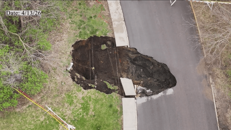 Sinkhole repair appears to begin at Urbandale apartments after months ...
