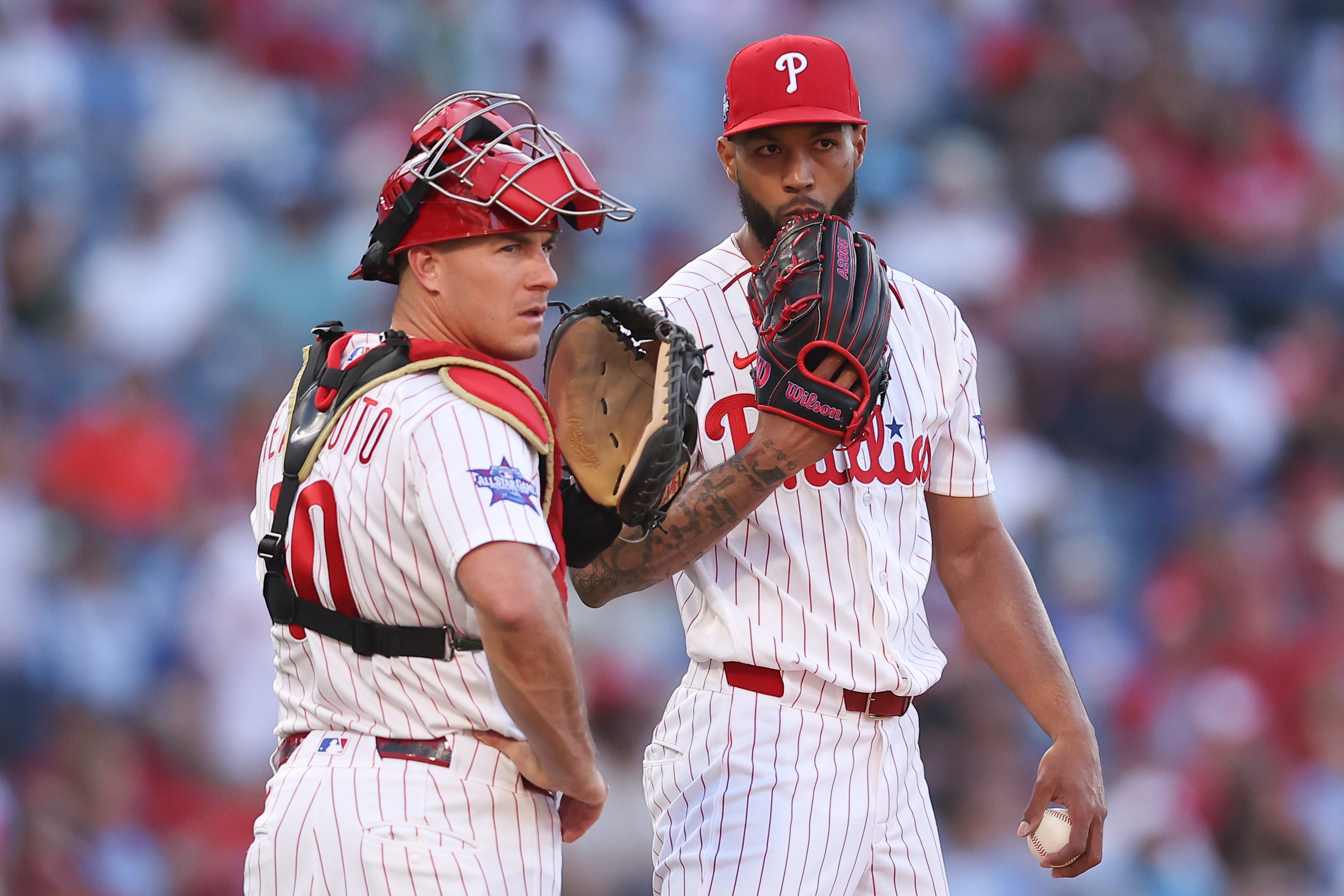 On magical night, Phillies fans laud Sanchez's record-setting effort